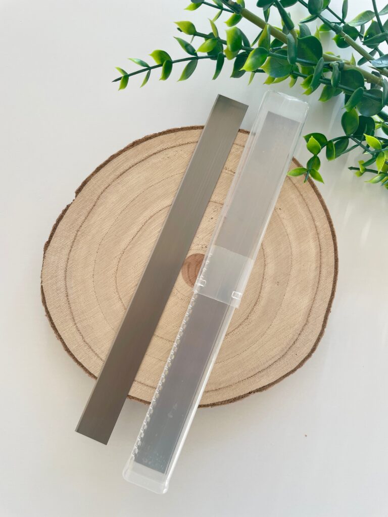 Long Tissue Blade with Case - Clay Repository